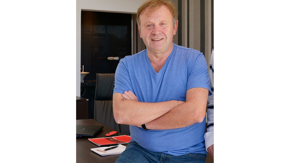 Carlos Ricci compuso el tango “El Elegido” dedicado a Maradona que ...